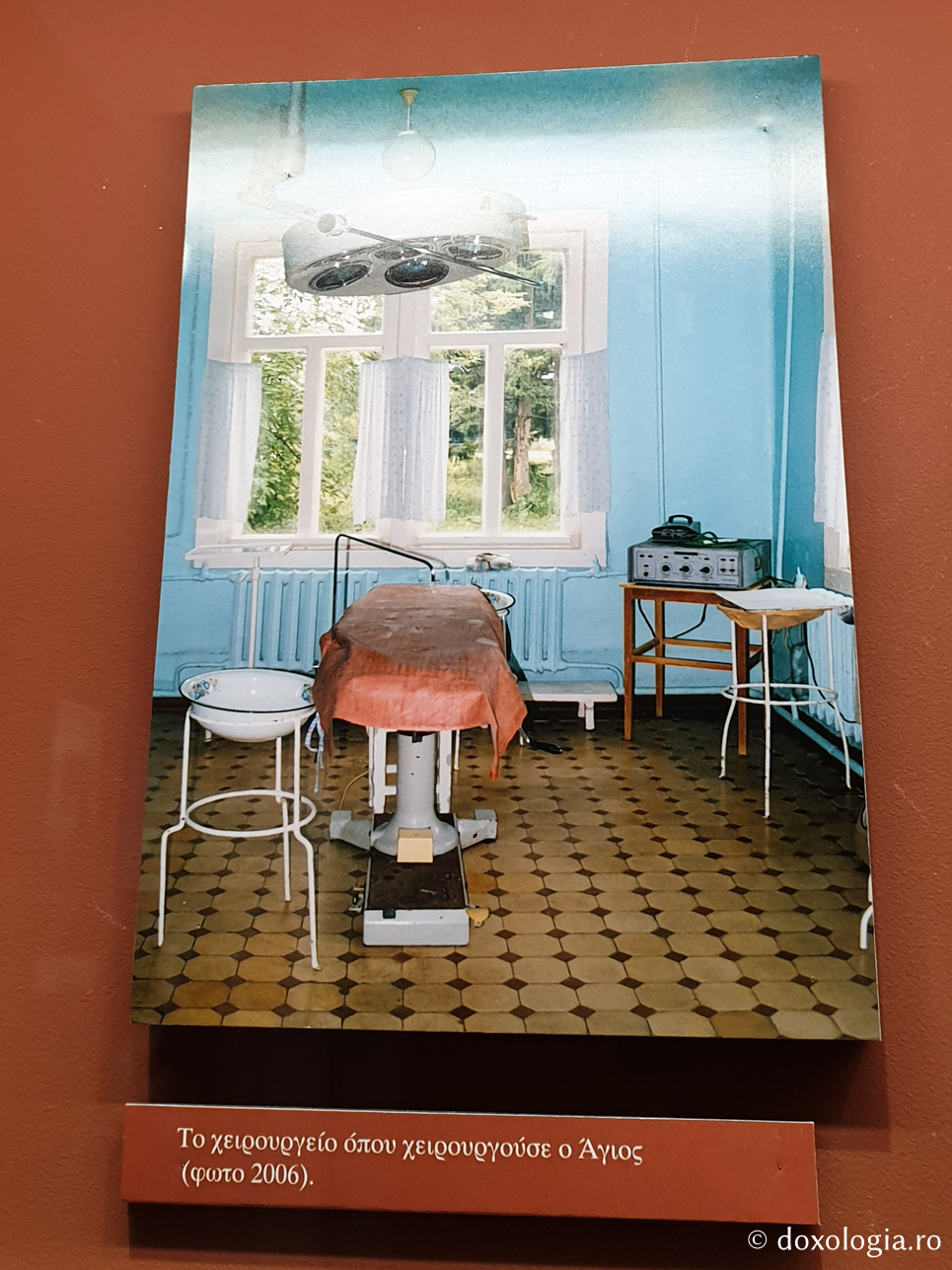 (Foto) Colecție impresionantă de obiecte și fotografii ale Sfântului ...