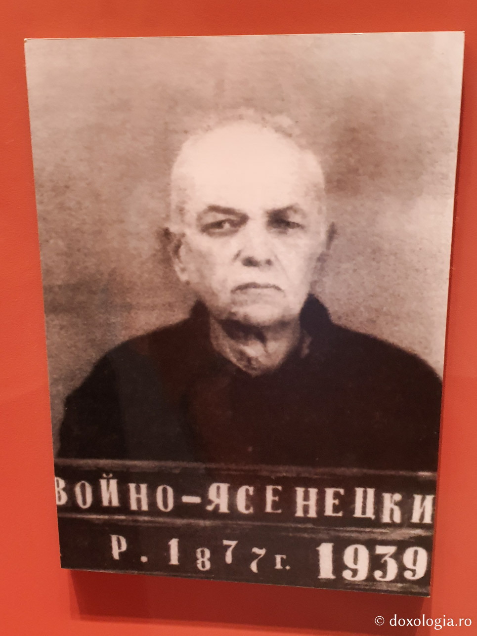 (Foto) Colecție impresionantă de obiecte și fotografii ale Sfântului ...