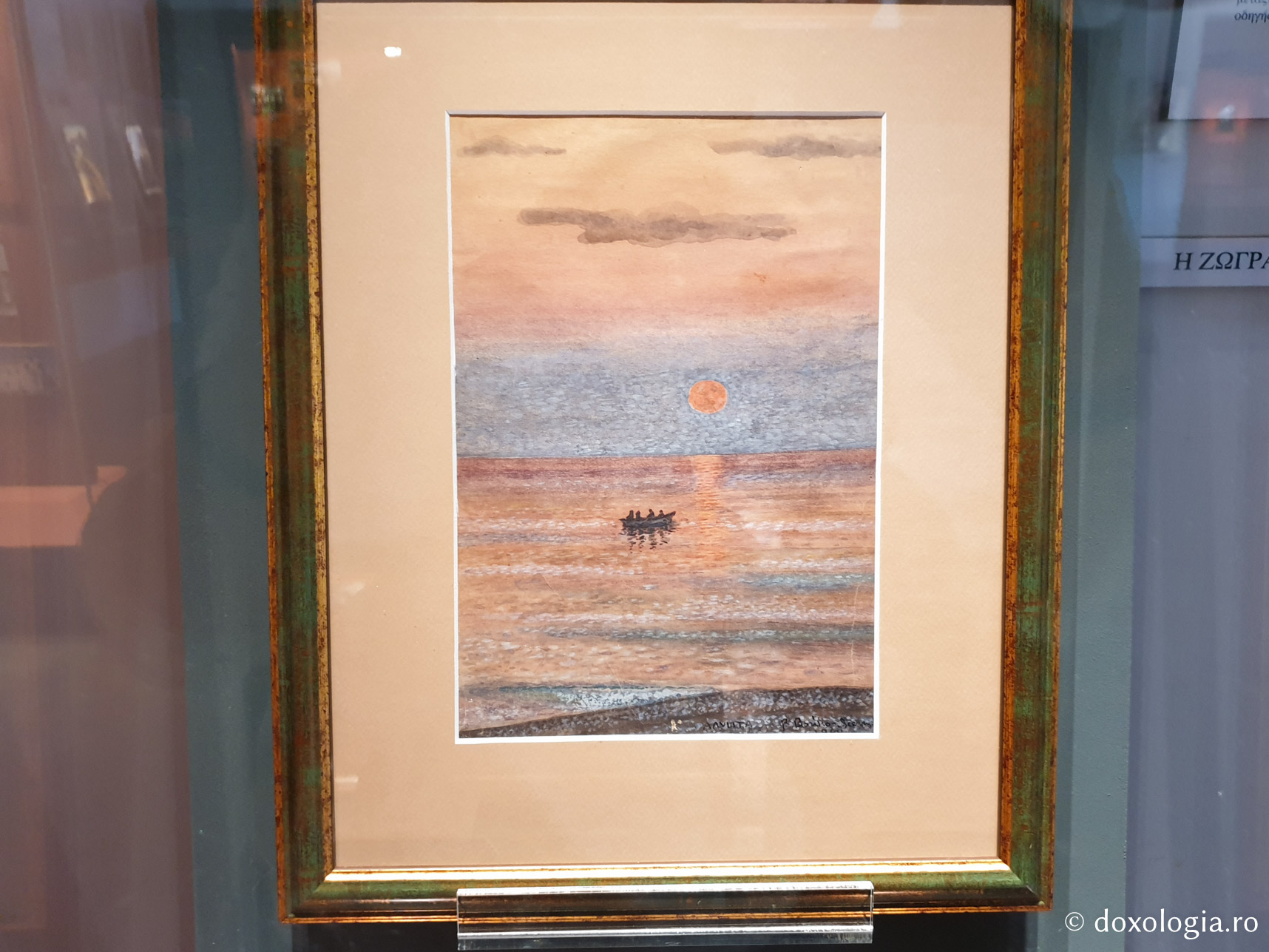 (Foto) Colecție impresionantă de obiecte și fotografii ale Sfântului ...