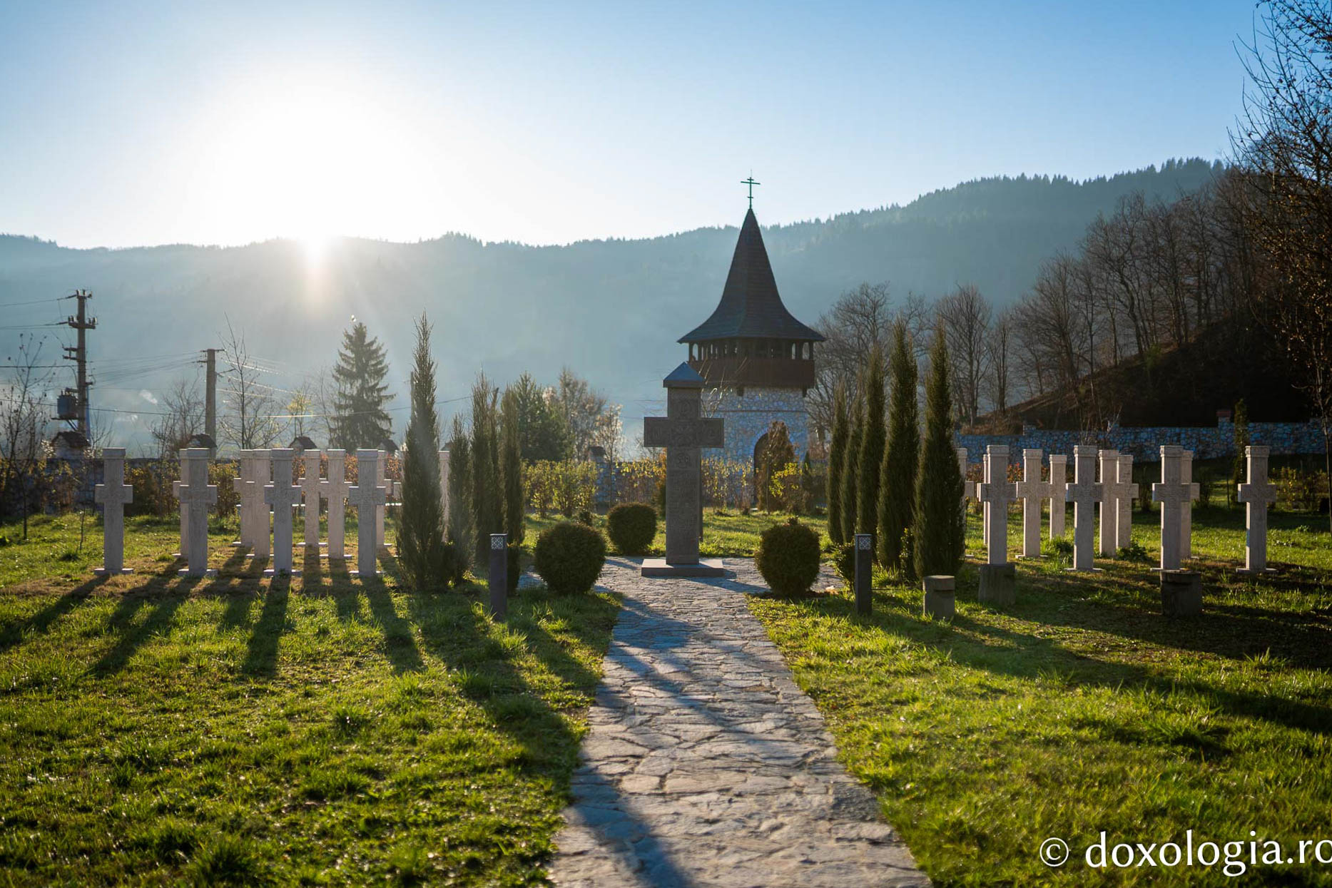 (Foto) Atmosferă de liniște și rugăciune la Mănăstirea Lupșa – Alba ...