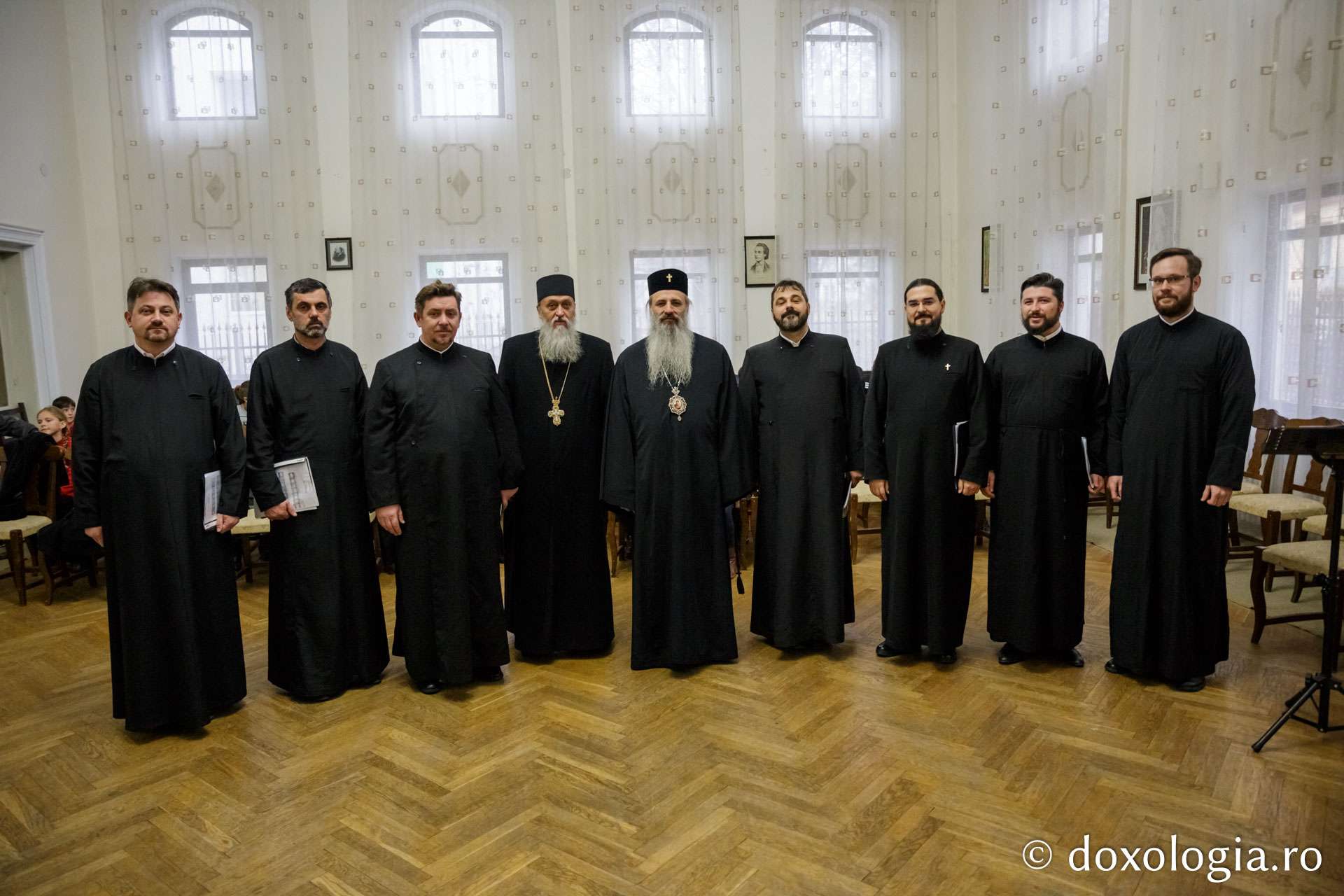 Preoții din comuna Vorona – Colindători la Reședința Mitropolitană 2019 ...