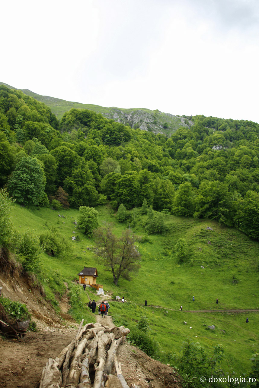 (Foto) Pătrunsa – o mănăstire de o frumusețe aparte | Doxologia
