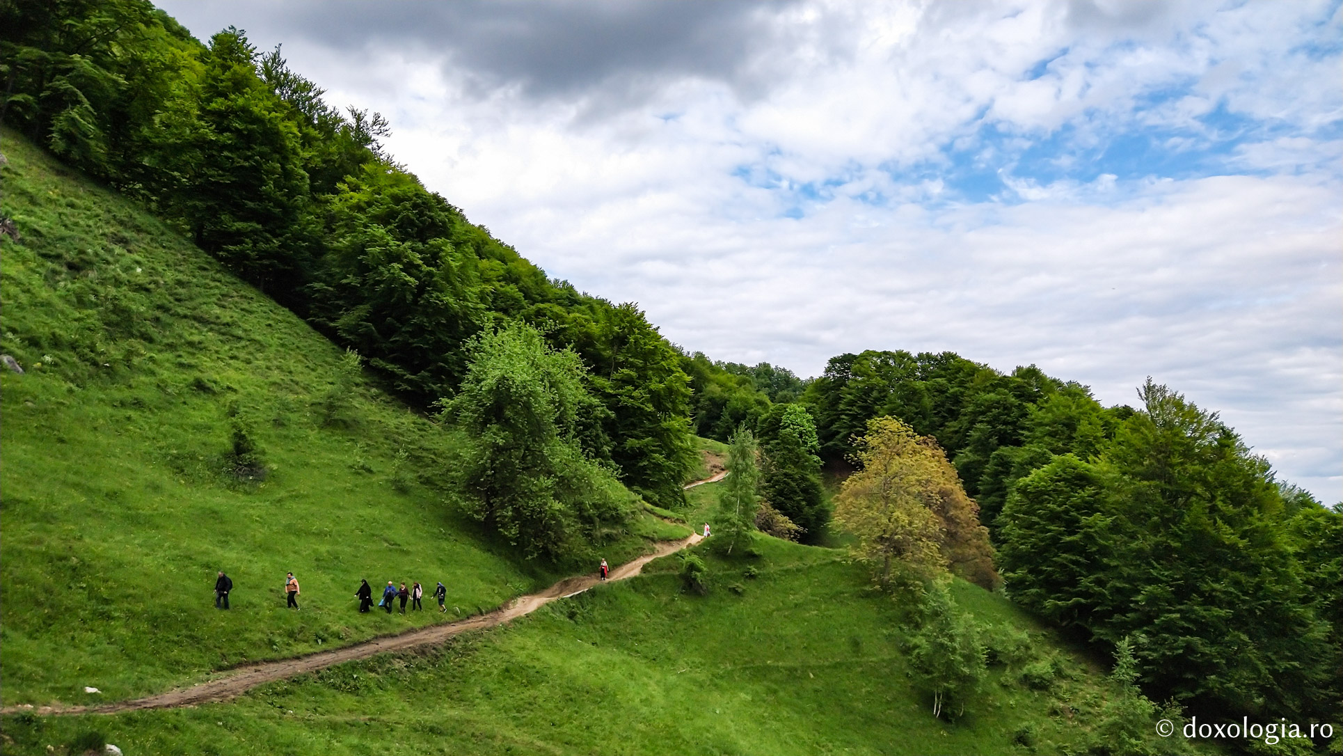 (Foto) Pătrunsa – o mănăstire de o frumusețe aparte | Doxologia