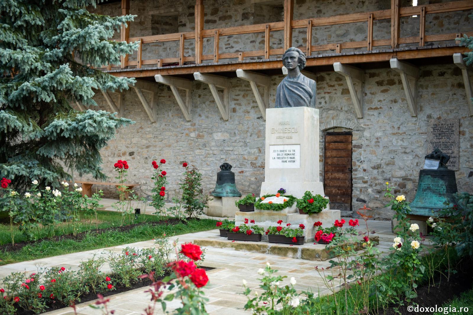 15 ianuarie – Ziua de naștere a lui Mihai Eminescu | Doxologia