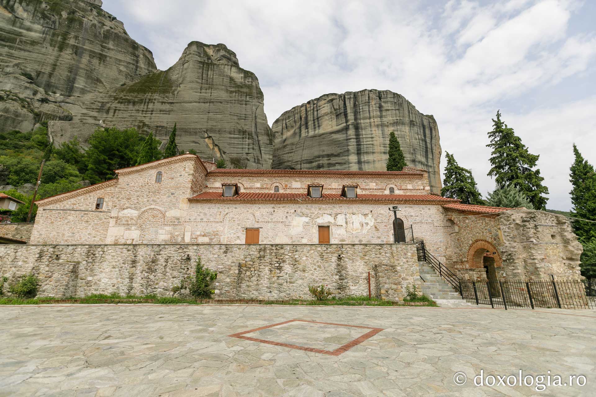 Biserica „Adormirea Maicii Domnului” din Kalambaka | Doxologia
