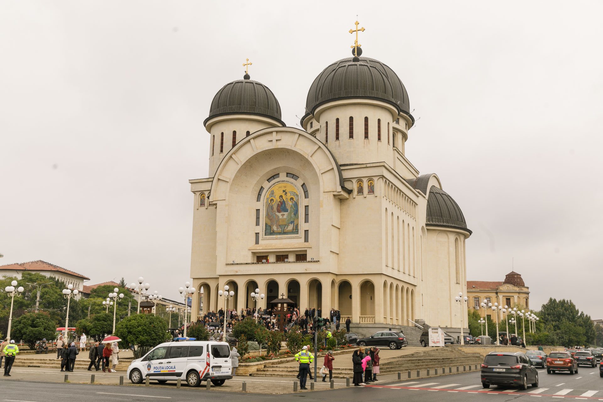 Catedrala Arhiepiscopală „Sfânta Treime” – Arad | Doxologia