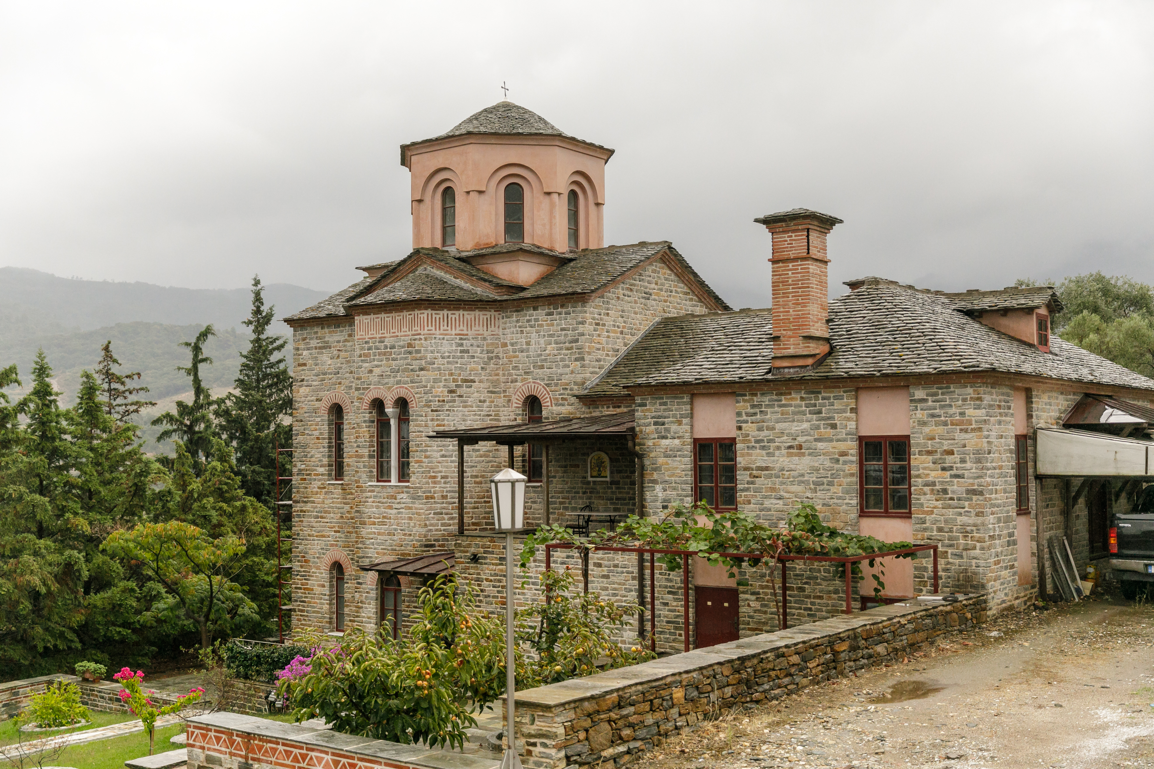 Chilia Sfântului Grigorie Palama – Mănăstirea Vatoped, Athos | Doxologia