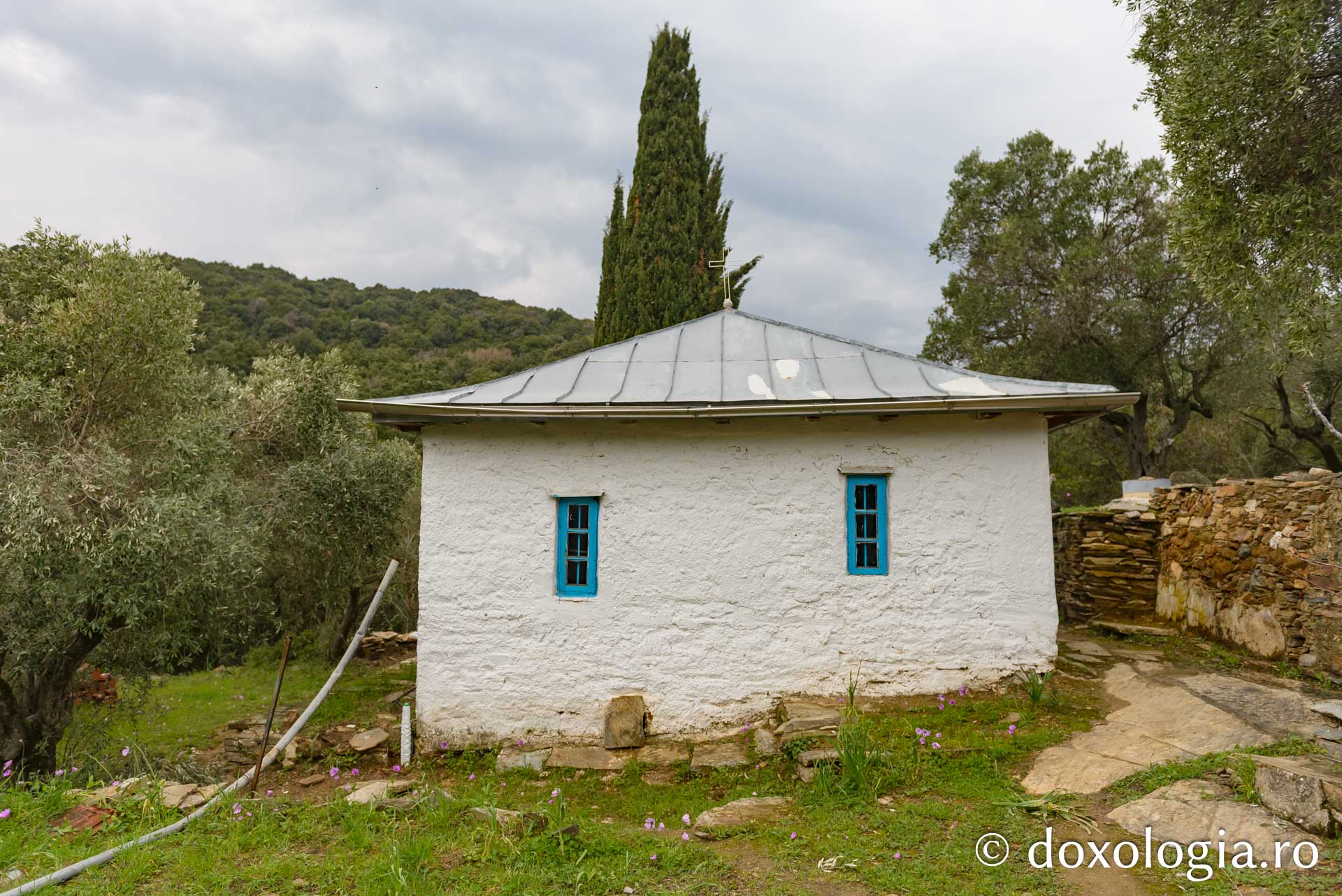 Coliba „Cinstita Cruce” din Kapsala – Athos | Doxologia