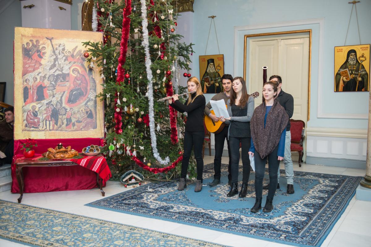 Colindători la Reședința Mitropolitană - Grup vocal-instrumental de la ...