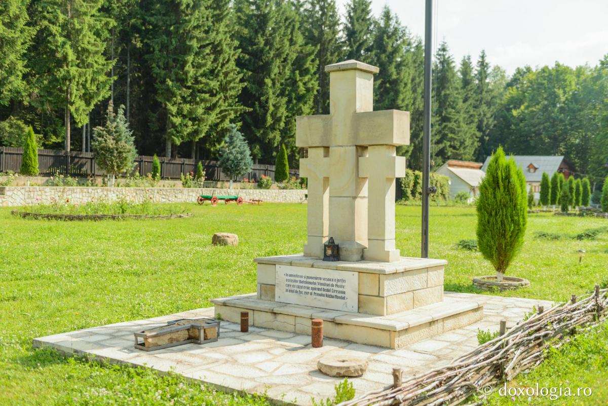 (Foto) Mănăstirea din Mitropolia Moldovei și Bucovinei închinată ...