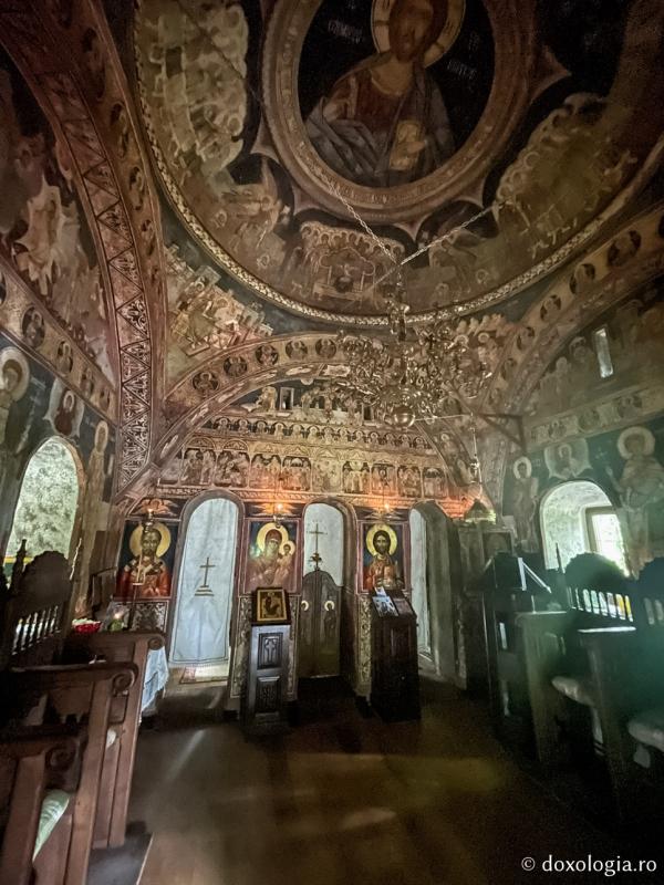 (Foto) Pătrunsa – o mănăstire de o frumusețe aparte | Doxologia