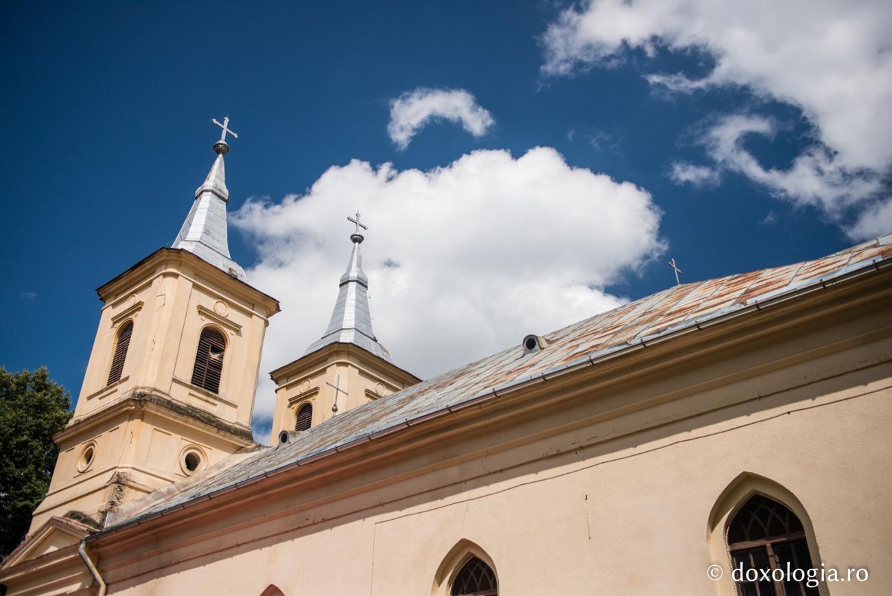 Biserica „Adormirea Maicii Domnului” de la Mănăstirea Nicula | Doxologia