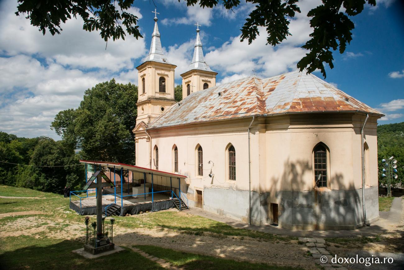 Biserica „Adormirea Maicii Domnului” de la Mănăstirea Nicula | Doxologia