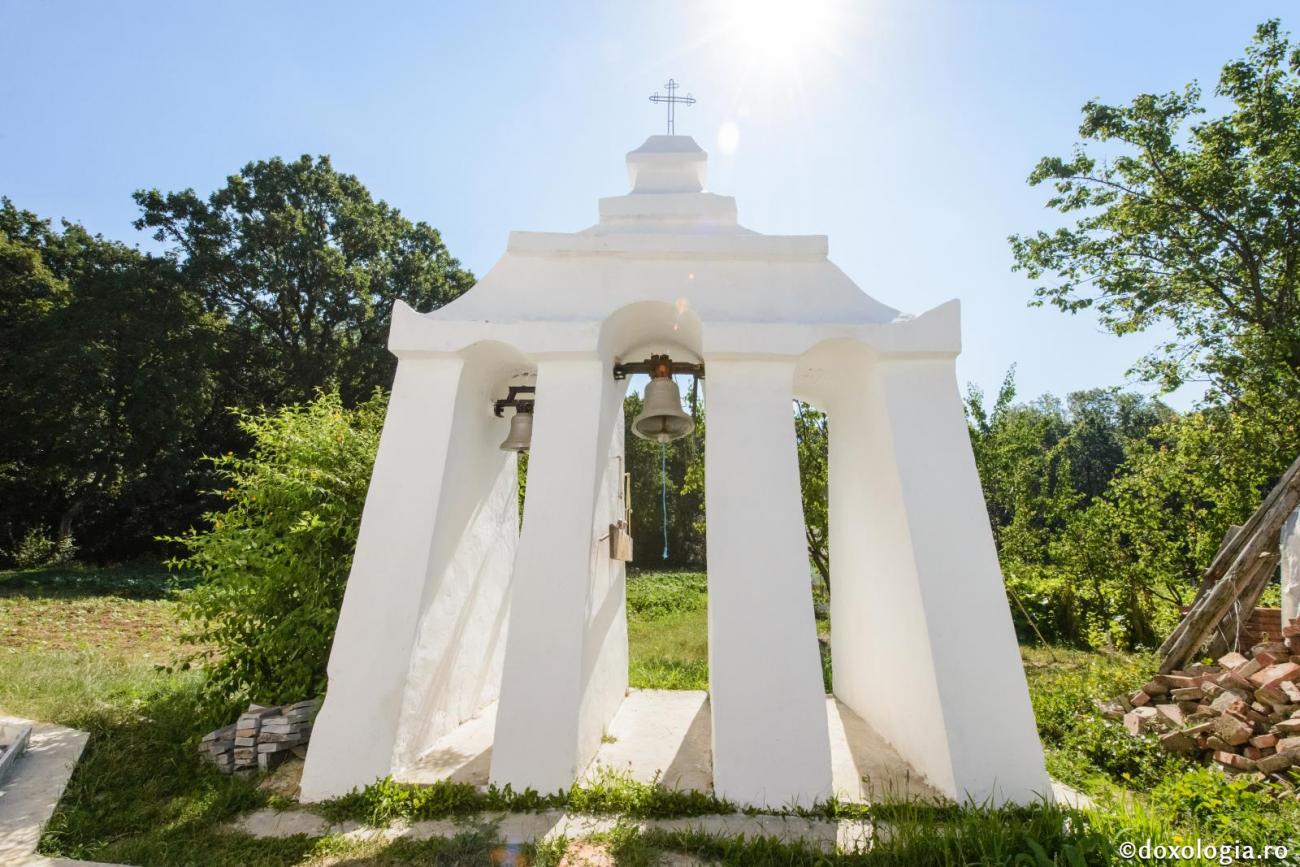 Clopote plâng, clopote cânt (galerie FOTO) | Doxologia