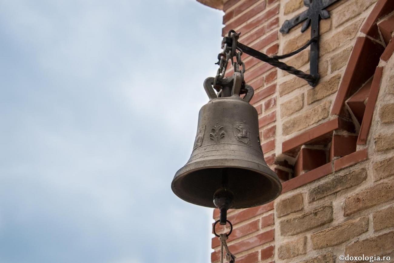 Clopote plâng, clopote cânt (galerie FOTO) | Doxologia