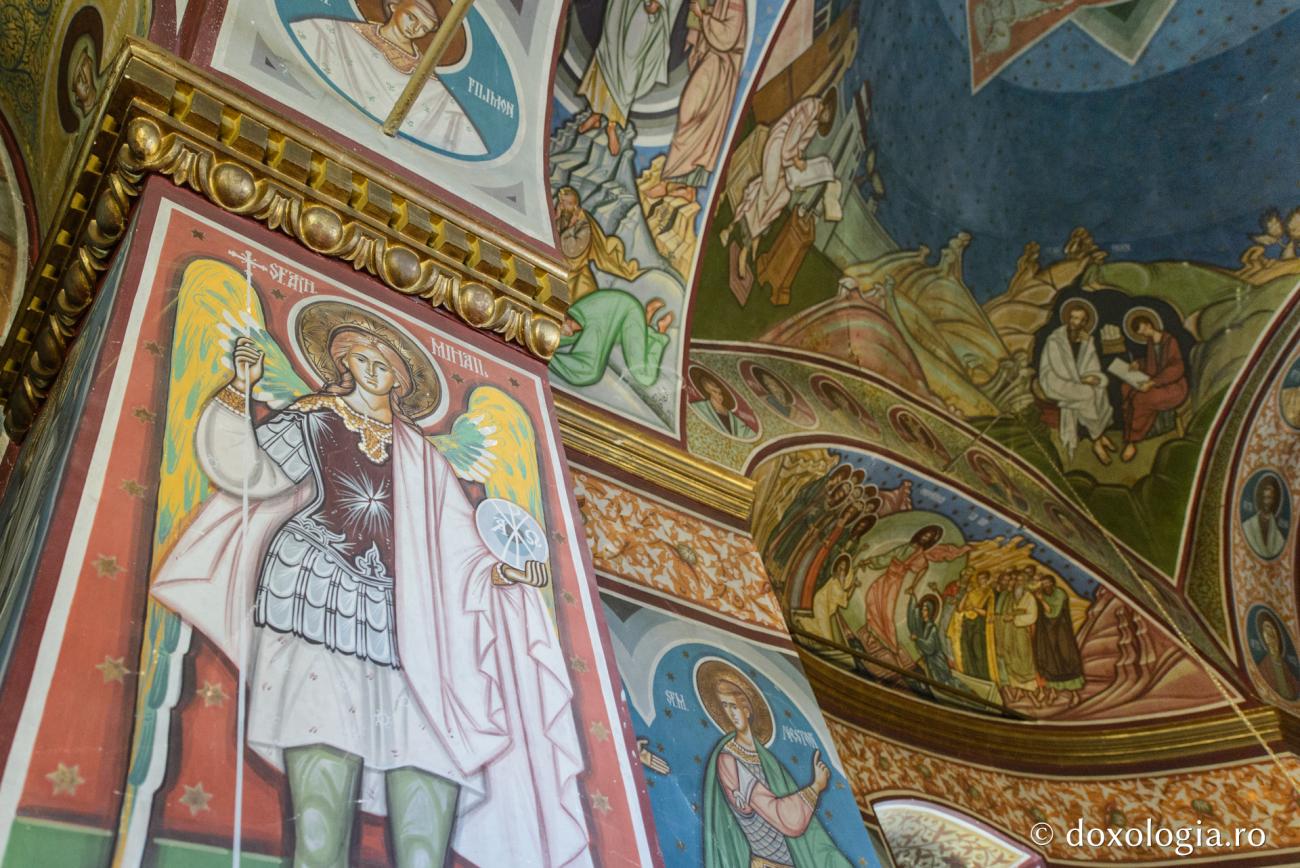 (Foto) Mănăstirea din dealul Copoului | Doxologia