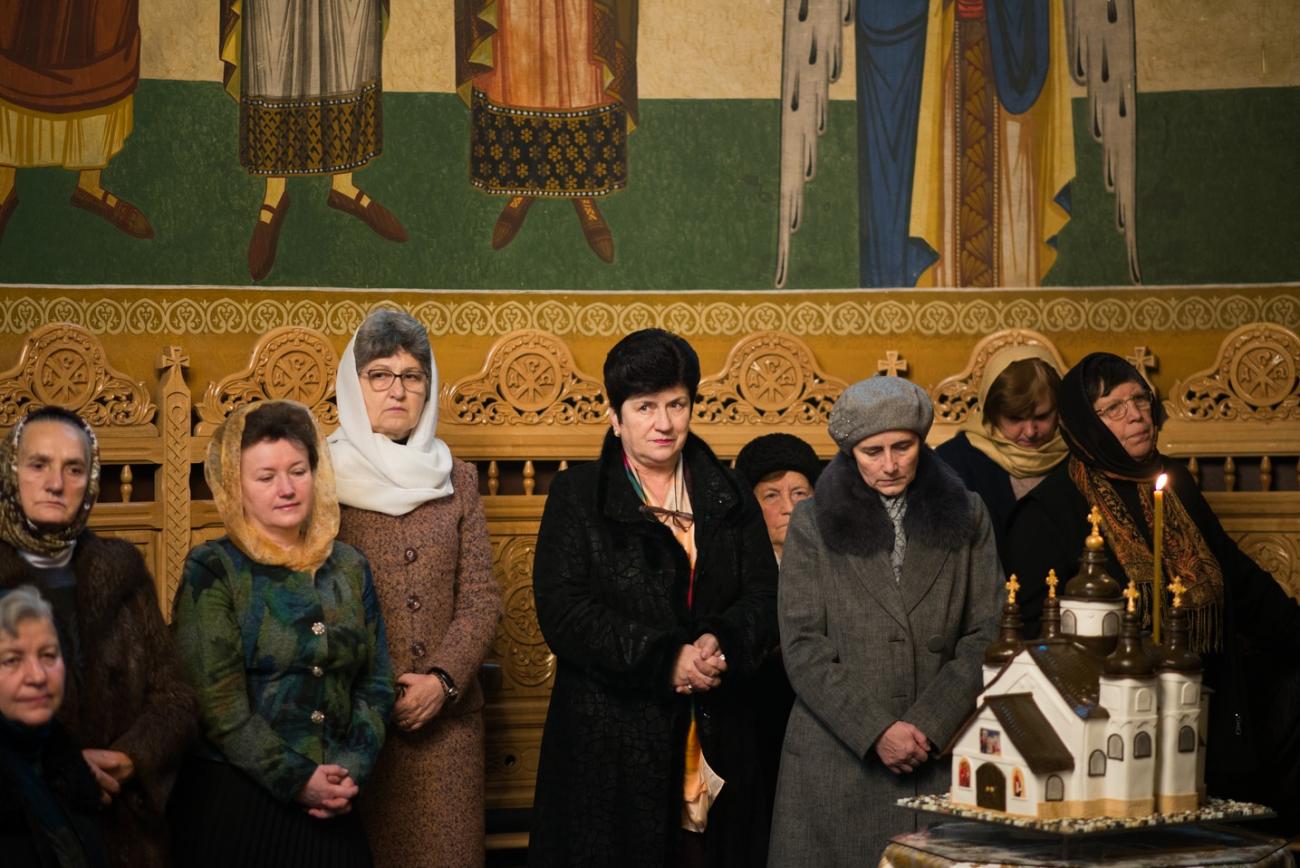 (Foto) Hram la Schitul Vovidenia al Mănăstirii Neamț: IPS Mitropolit ...