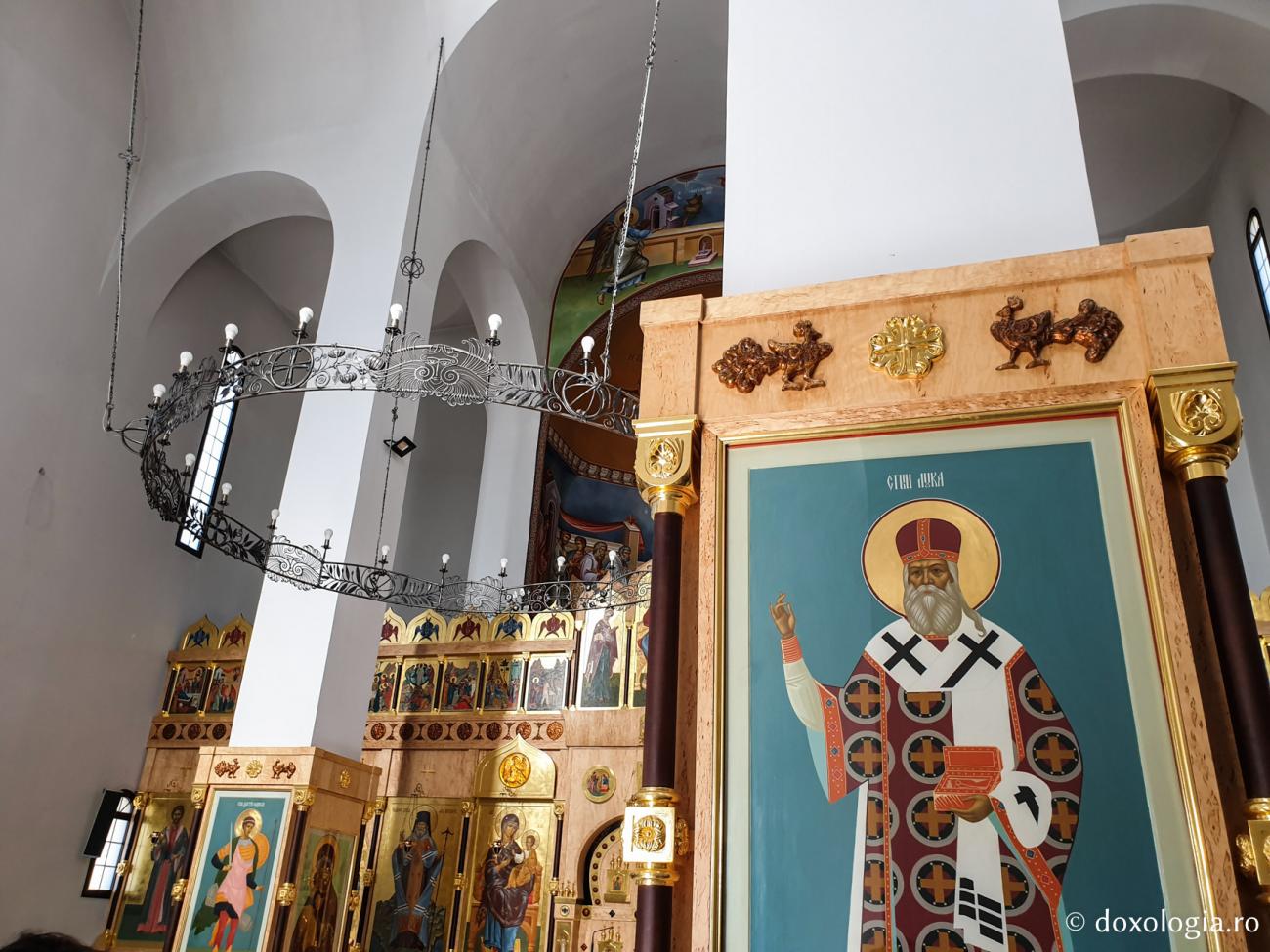 (Foto) Mănăstirea Sfântul Ierarh Luca Doctorul din Nafplio, Grecia ...