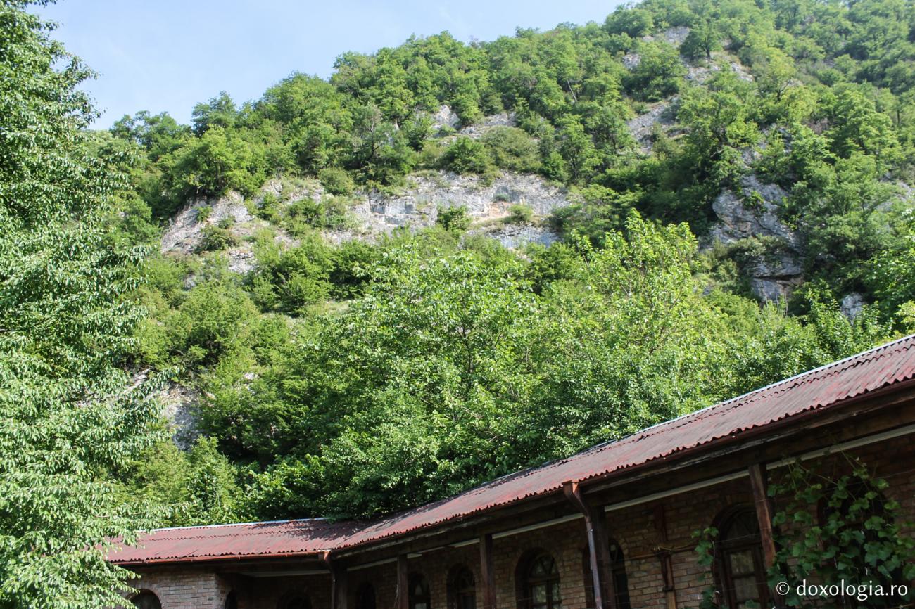 (Foto) Mănăstirea Tsageri din Georgia – locul unde este înmormântat ...