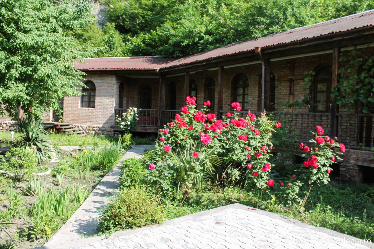 (Foto) Mănăstirea Tsageri din Georgia – locul unde este înmormântat ...