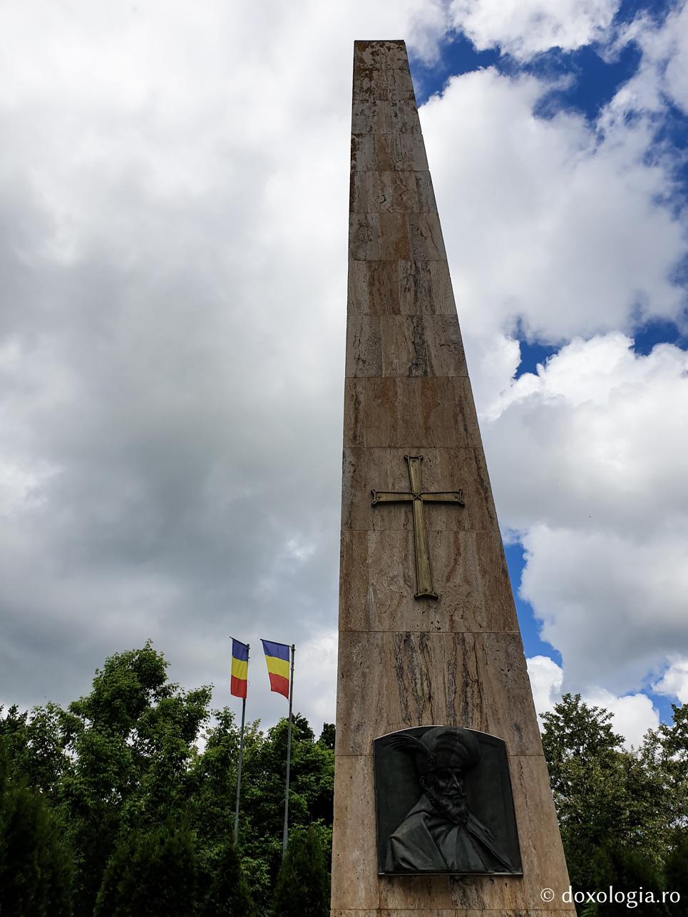 (Foto) Mormântul voievodului Mihai Viteazul, primul domnitor al Unirii ...