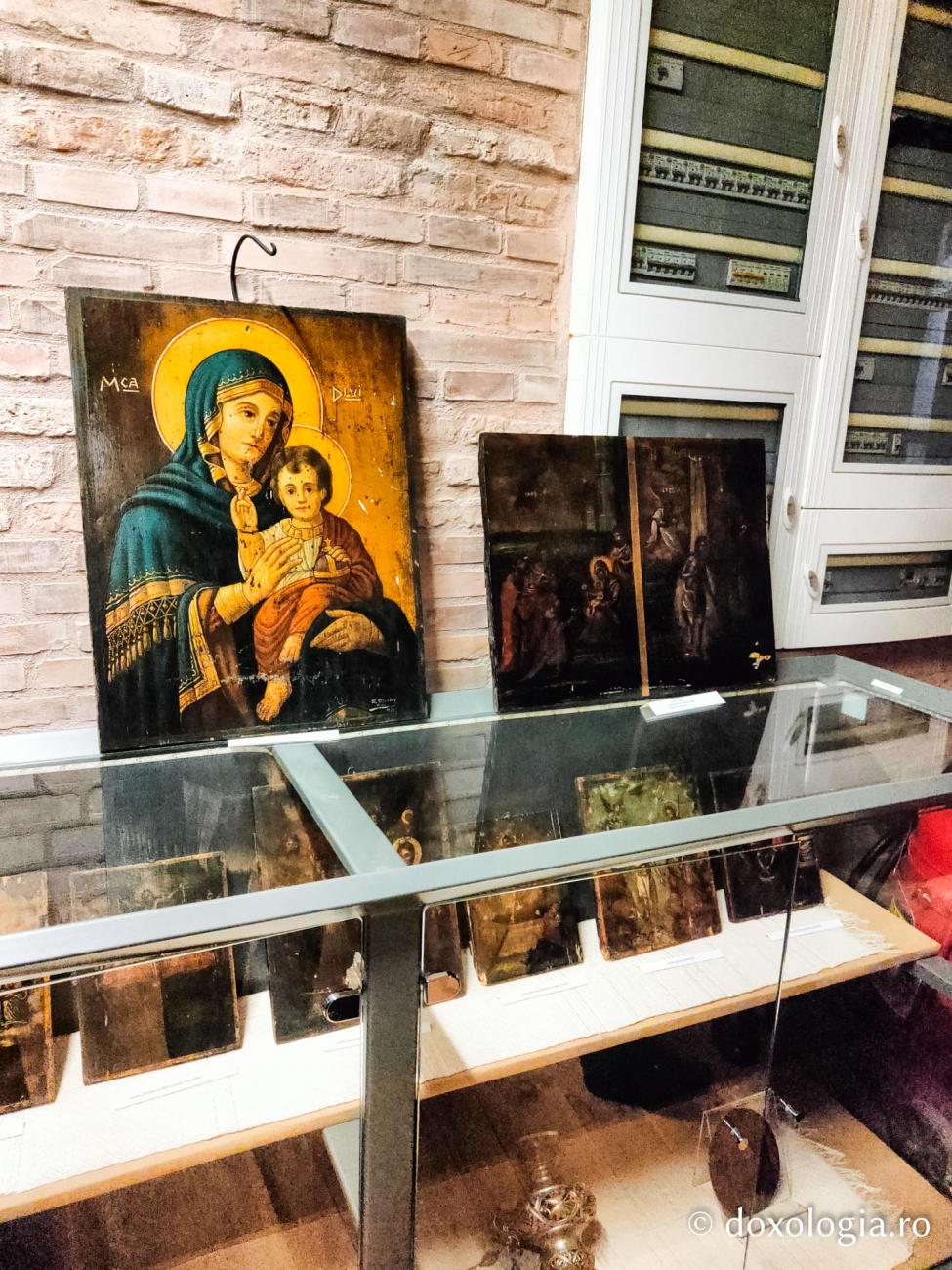 (Foto) Liniștea de la Mănăstirea Coșula | Doxologia