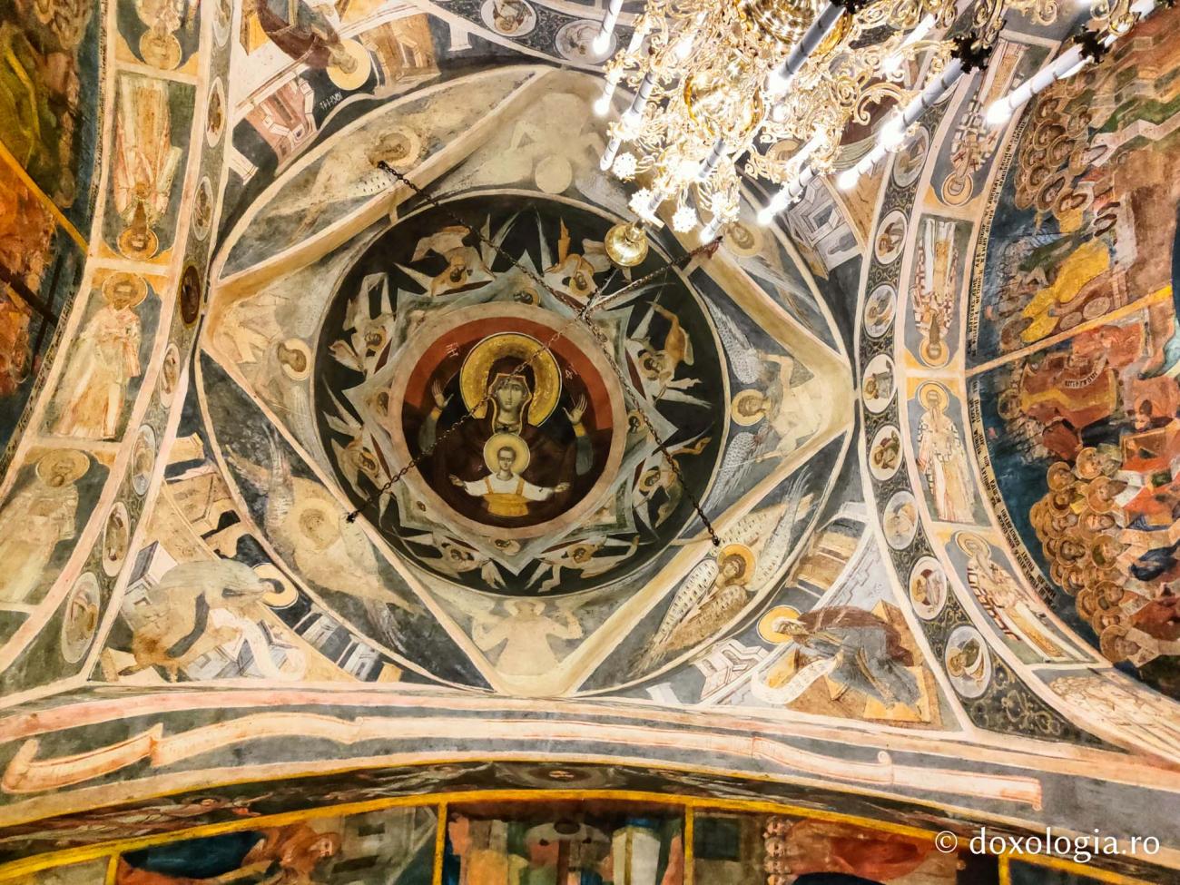 (Foto) Liniștea de la Mănăstirea Coșula | Doxologia