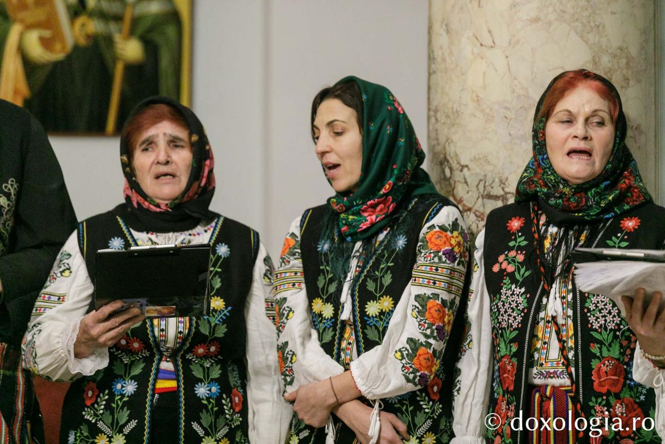 (Foto) Parohia Focuri – Colindători la Reședința Mitropolitană 2022 ...