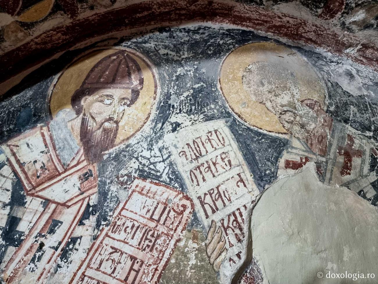 (Foto) Pași de pelerin la biserica rupestră închinată Maicii Domnului ...