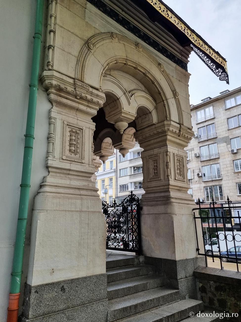 (Foto) Biserica rusă „Sfântul Nicolae” din Sofia ce adăpostește mormântul Sfântului Ierarh ...