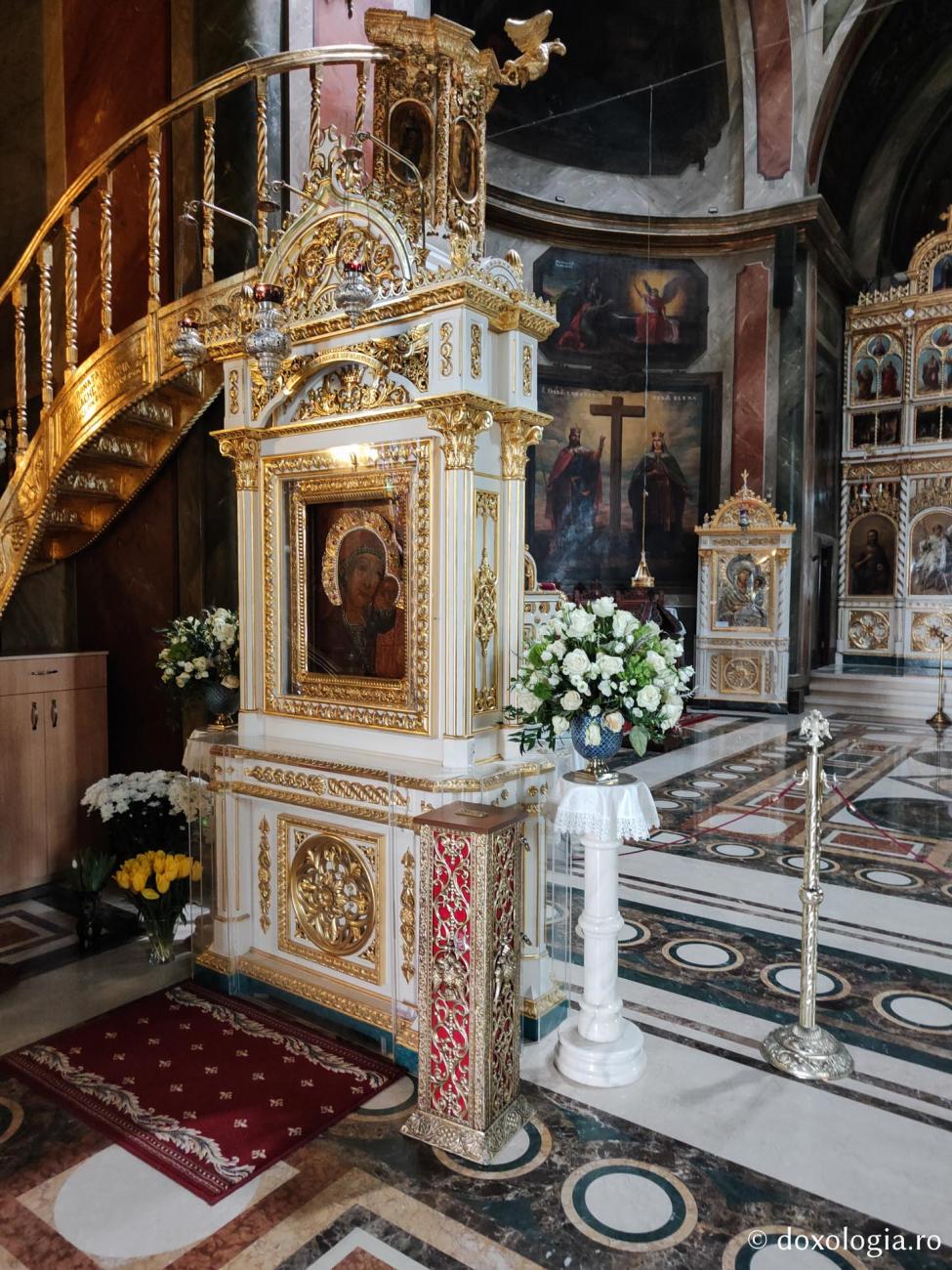 (Foto) Icoana Maicii Domnului „Siriaca” de la Mănăstirea Ghighiu | Doxologia