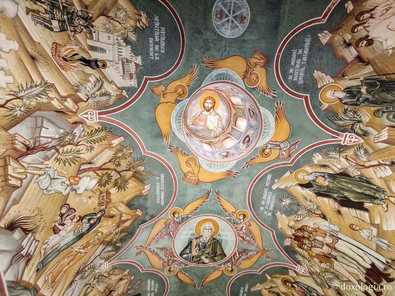 (Foto) Izvorul tămăduitor de la Mănăstirea Dervent | Doxologia