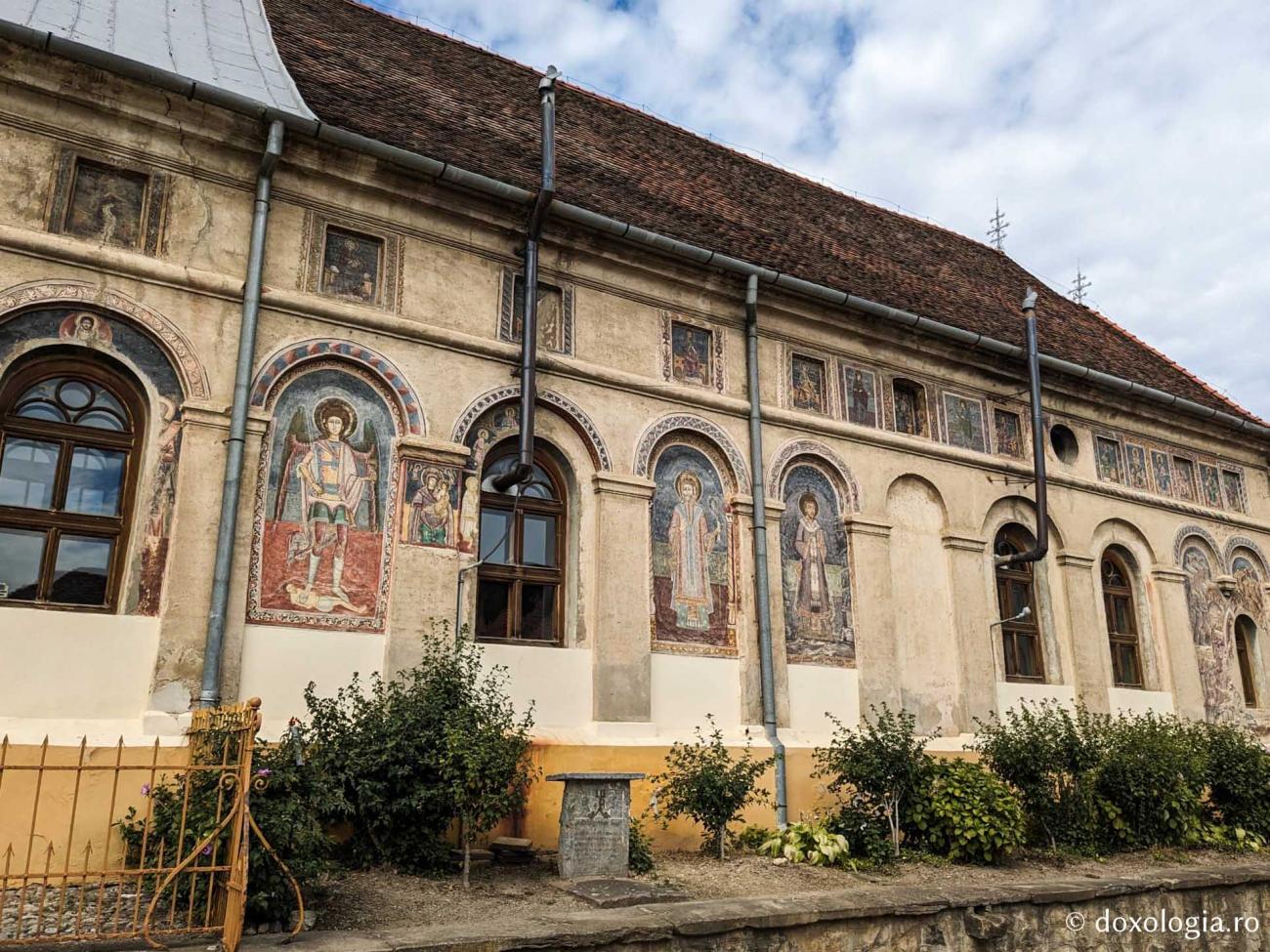 (Foto) Biserica „Cuvioasa Parascheva” din Rășinari | Doxologia