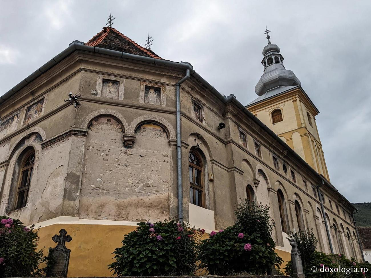 (Foto) Biserica „Cuvioasa Parascheva” din Rășinari | Doxologia