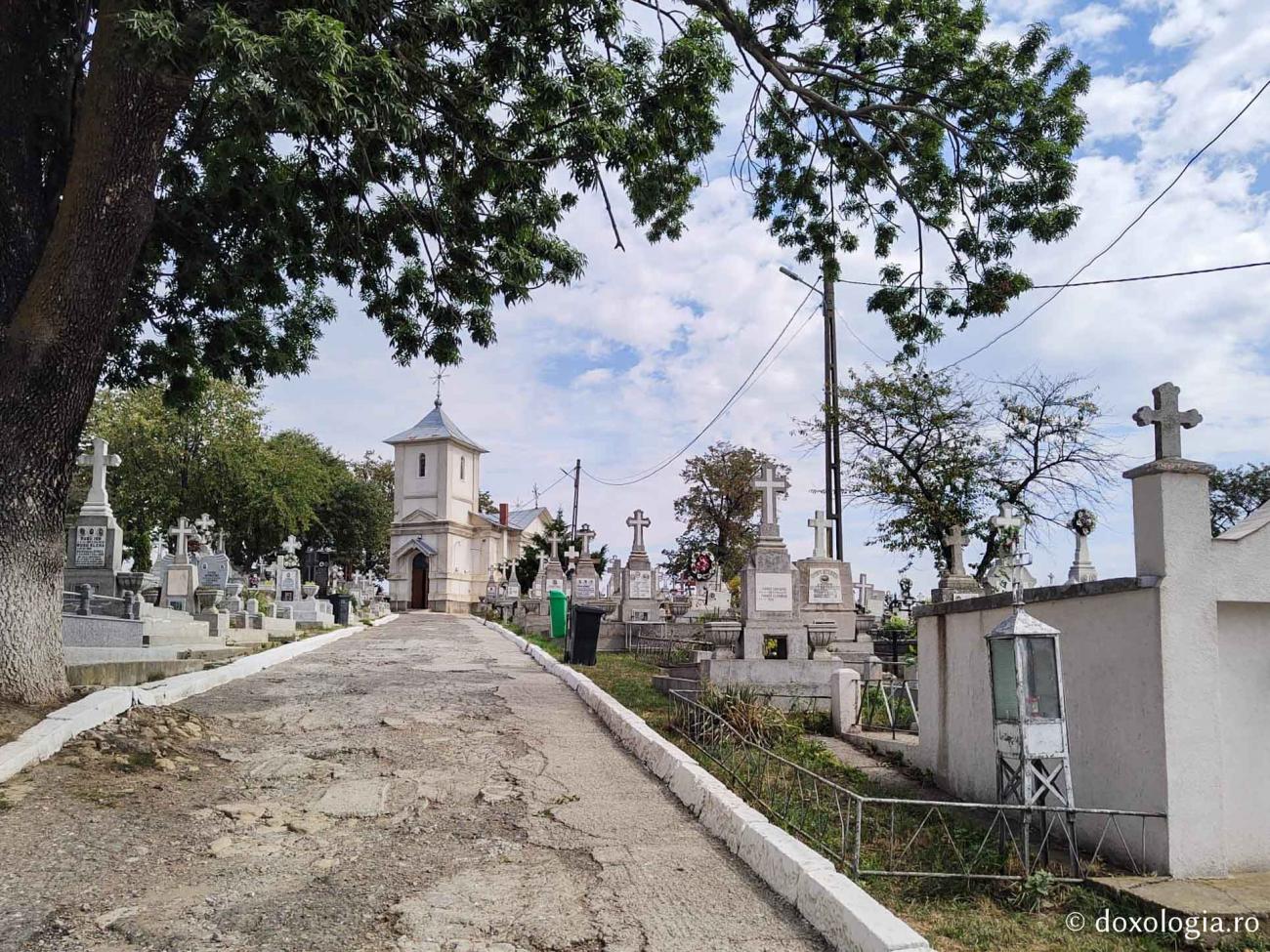 (Foto) Mormântul Părintelui Dimitrie Bejan | Doxologia