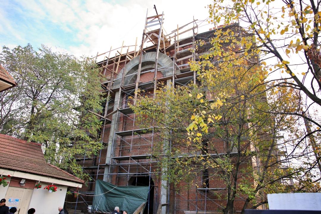 Intrarea Maicii Domnului în biserică, sărbătoarea Parohiei „Izvorul ...