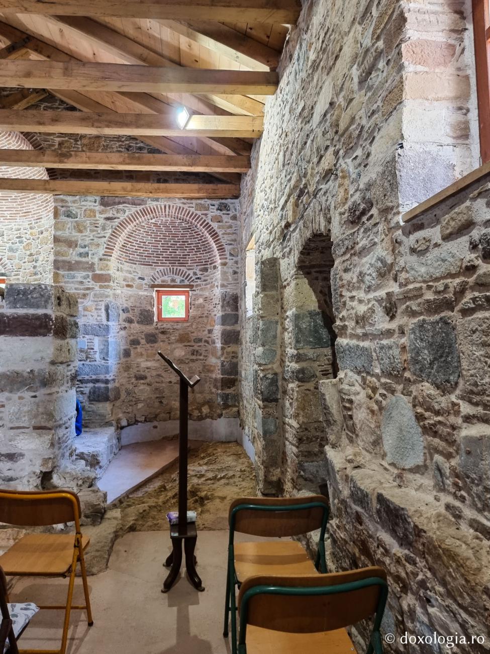 (Foto) Biserica paleocreștină din Chios unde au fost înmormântați ...