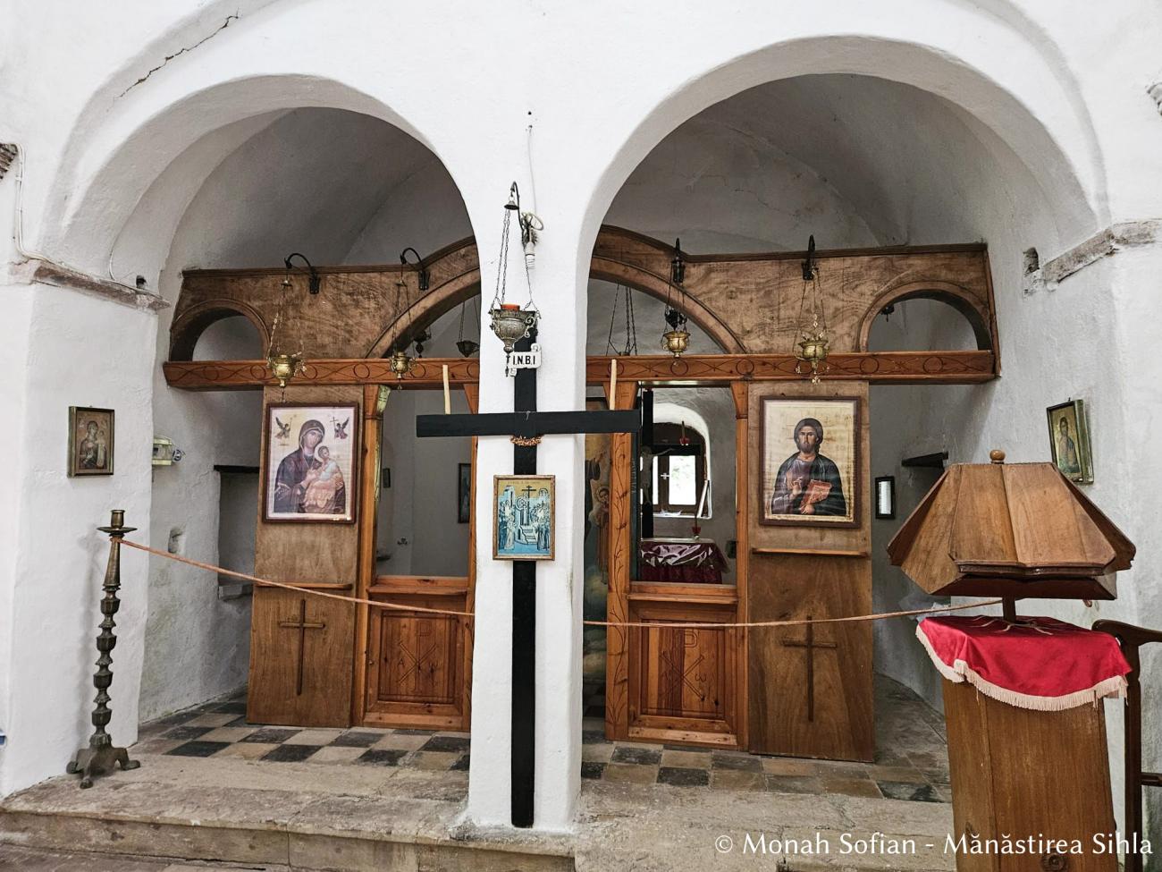 (Foto) Osuarul Mănăstirii Nea Moni din Chios | Doxologia
