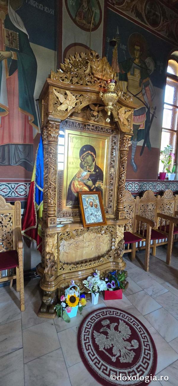 (Foto) Mănăstirea „Înălțarea Sfintei Cruci” Sădinca | Doxologia