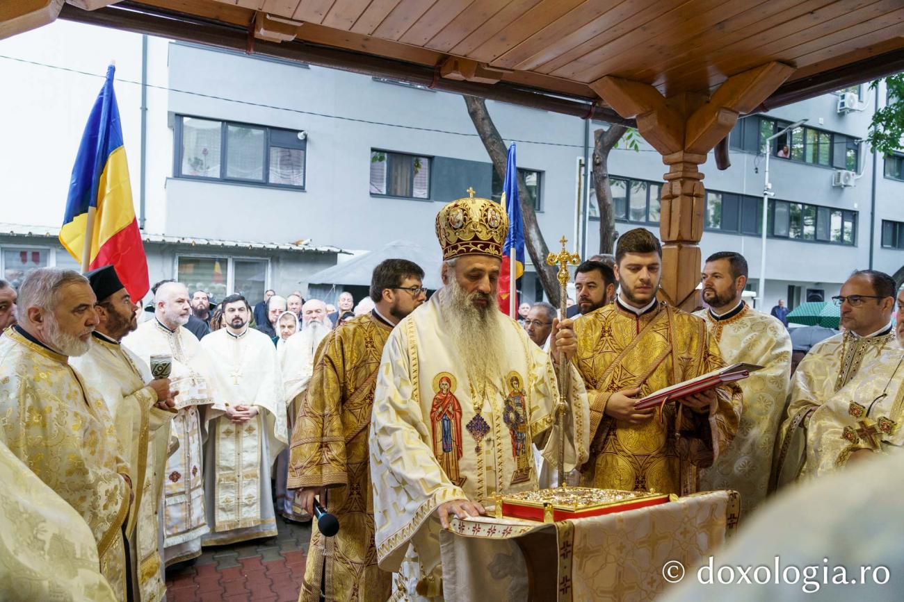 Biserica Parohiei Dancu II a fost sfințită de Mitropolitul Moldovei și ...