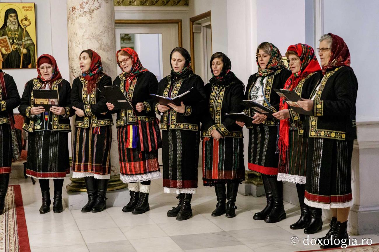 (Foto) Grupul vocal „Sfântul Mina” Focuri – Colindători la Reședința ...