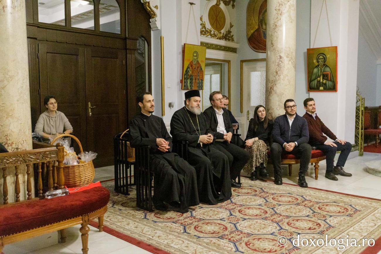 (Foto) Școala Strunga – Colindători la Reședința Mitropolitană 2024 ...