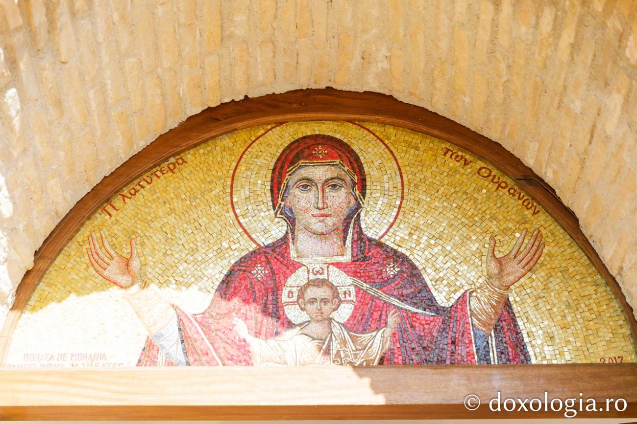 (Foto) Pași de pelerin la Mănăstirea „Sfântul Efrem cel Nou” de la Nea ...