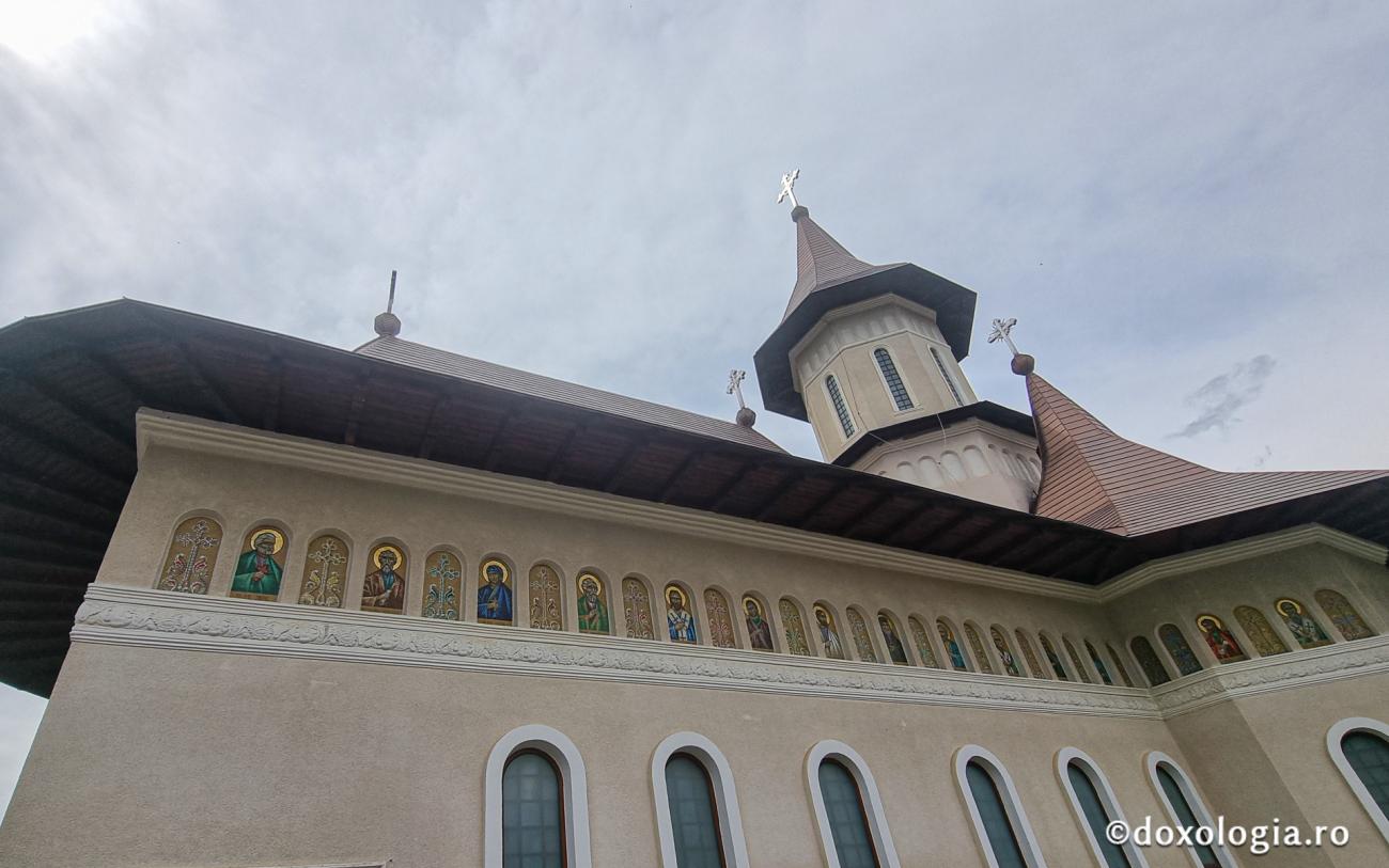 (Foto) Mănăstirea „Sfânta Troiță” Feleacu – oaza duhovnicească din ...