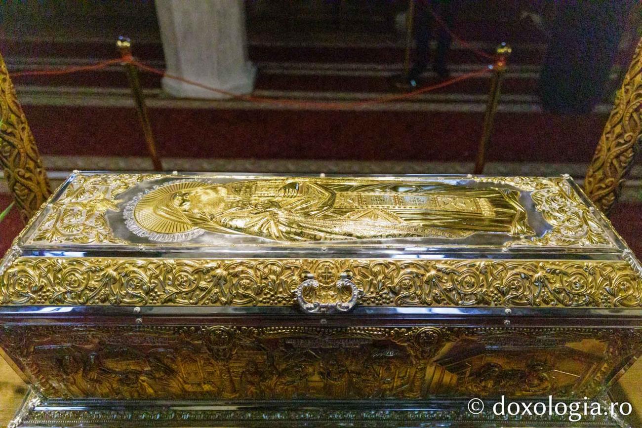 (Foto) Sfintele moaște, izvoare de binecuvântare: Cum arată raclele ...