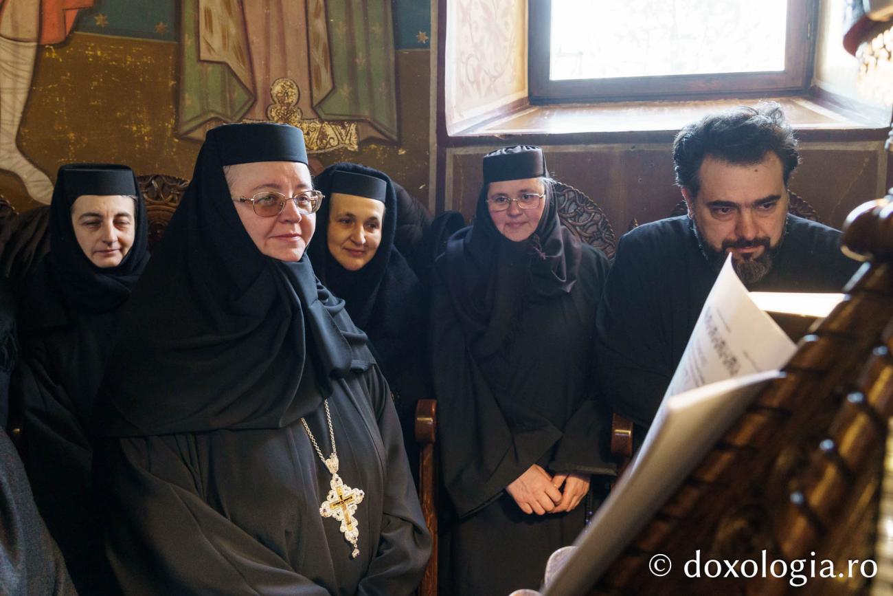 Obștea Mănăstirii Copou și-a sărbătorit hramul de iarnă | Doxologia