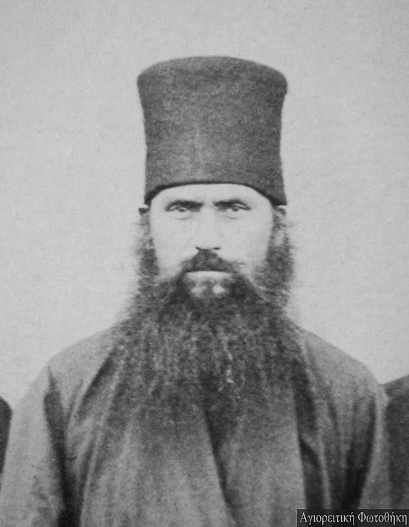 (Foto) Fotografii cu Sfântul Siluan Athonitul | Doxologia