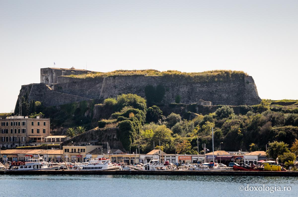 (Foto) Insula Corfu, casa Sfântului Spiridon | Doxologia